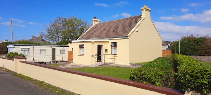Ann's Cottage - Dingle Peninsula