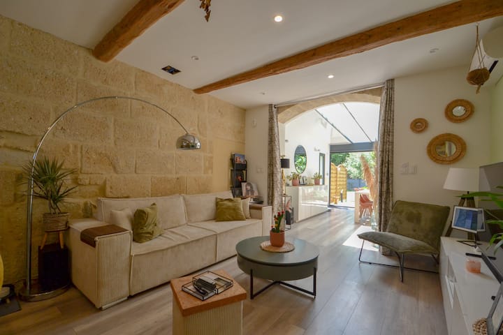 Maison Bezouce Clim Jardin Piscine & Spa - Collias
