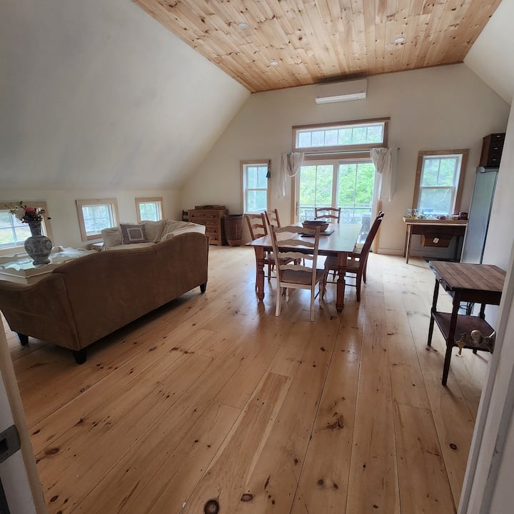 Country Living Listening To Owls And Coyotes - Freeport
