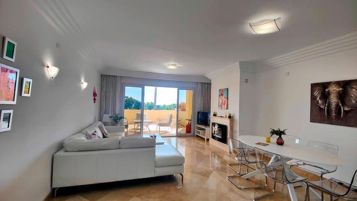 Grand Appartement Dans Une Résidence Tranquille - Casares