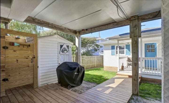 Beach Bungalow, Fenced Yard, Steps To Toes In Sand - Surf City, NC