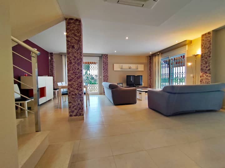 Moderno Chalet Con Piscina - Gandía