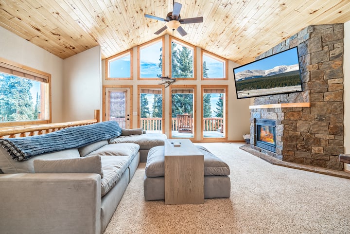 Entire Fairplay Cabin W/ Hot Tub - Alma, CO