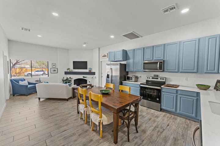 Spacious Casita Near Ua & River Walk–2br + Kitchen - Tucson