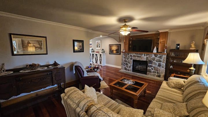Niagara Escarpment Retreat - Grimsby