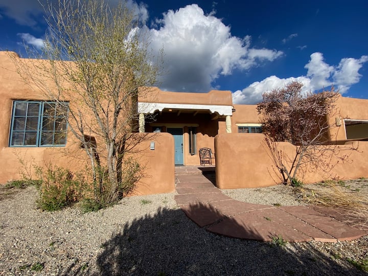 High Desert Mountain Retreat - Arroyo Seco, NM