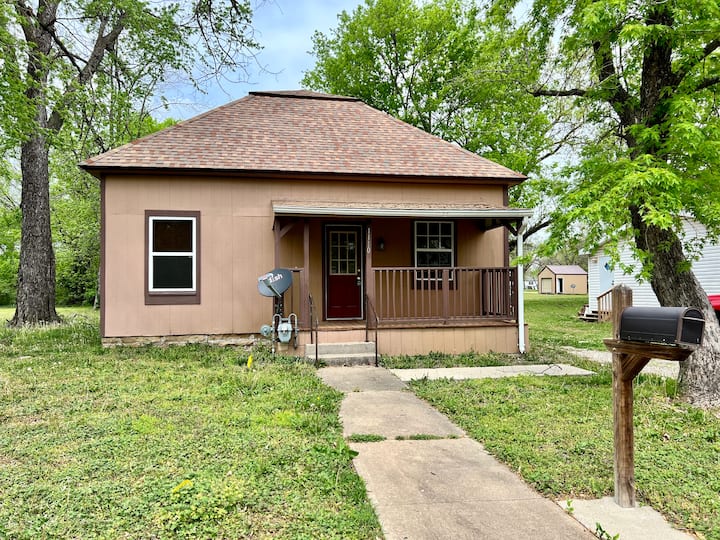 Cute 2 Bedroom House - Elk City State Park, Independence
