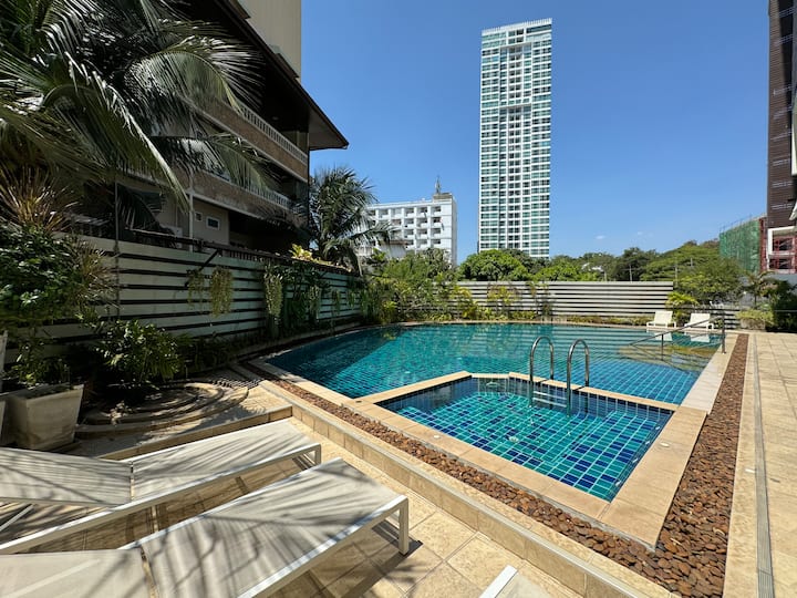 The Clubhouse Residence 1-bedroom Condo - Pattaya City
