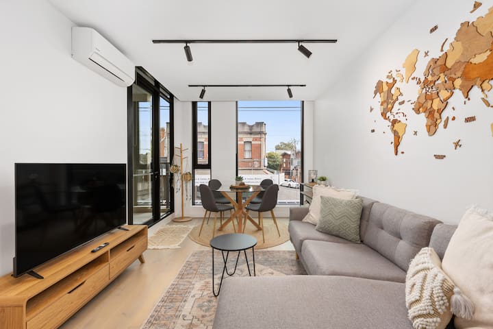 Bright & Modern 1br Apt W/ Balcony & Car Park - Brunswick