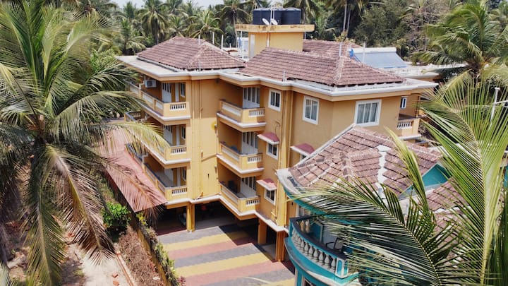 6 Bedrooms. Nice, Neat & Cozy For Friends & Family - 고아