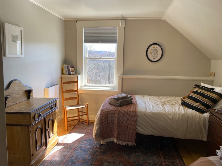 Moss Room Craftsbury Farmhouse - Greensboro, VT