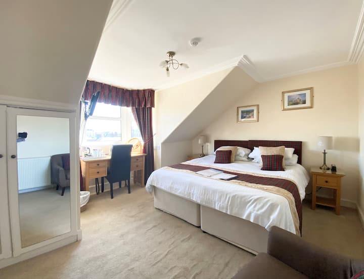 Daviot House - Room 4 - Prestwick