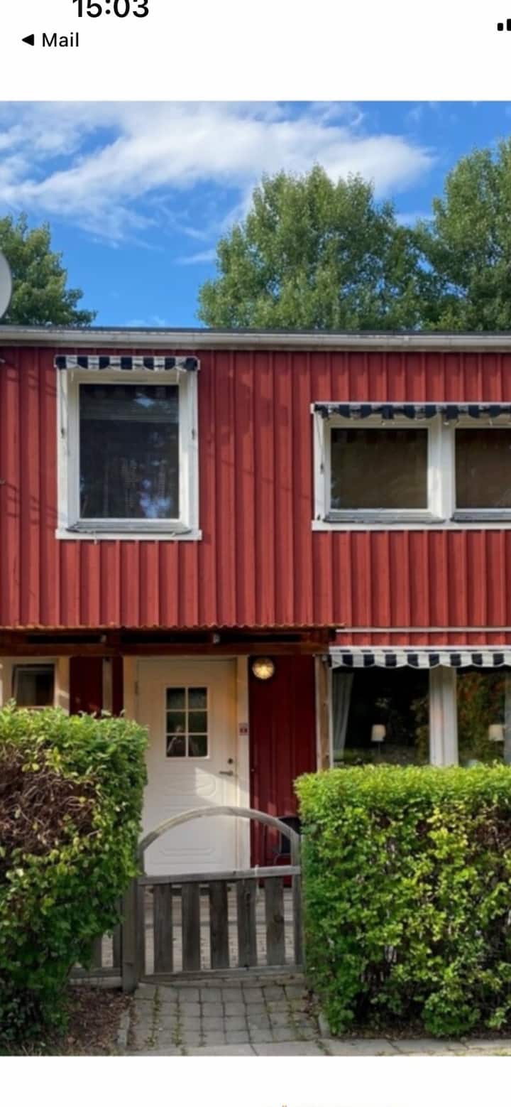 Radhus Med Uteplats Nära Arlanda - Sigtuna