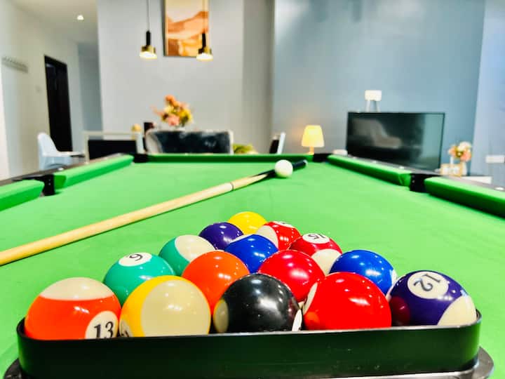 Ksl 4br @ Pool Table Luxe Escape 65" Tv Level 21 - Johor Bahru