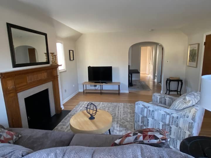 Charming, Newly Renovated Duplex - Toledo, OH
