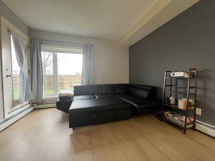 Apartment In Airdrie - Airdrie