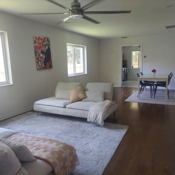 Charming Grove Home - Westchester, FL