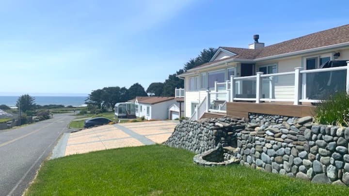 Ocean Overlook-gold Beach Getaway-
Ev Charger - Gold Beach, OR