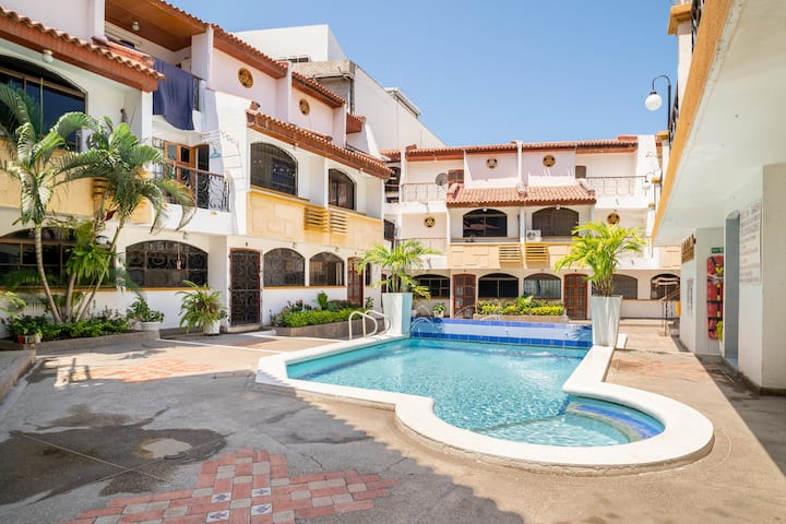 Villas De Córdoba: Casa Colonial A 5 De La Playa - Santa Marta