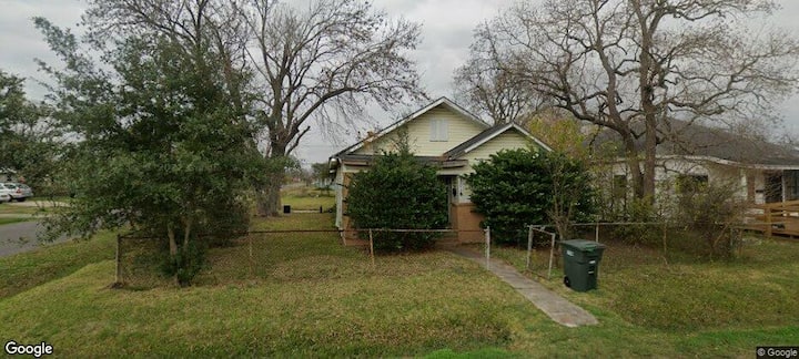 4-bedroom Retreat W/modern Comforts & Local Charm - Port Arthur, TX