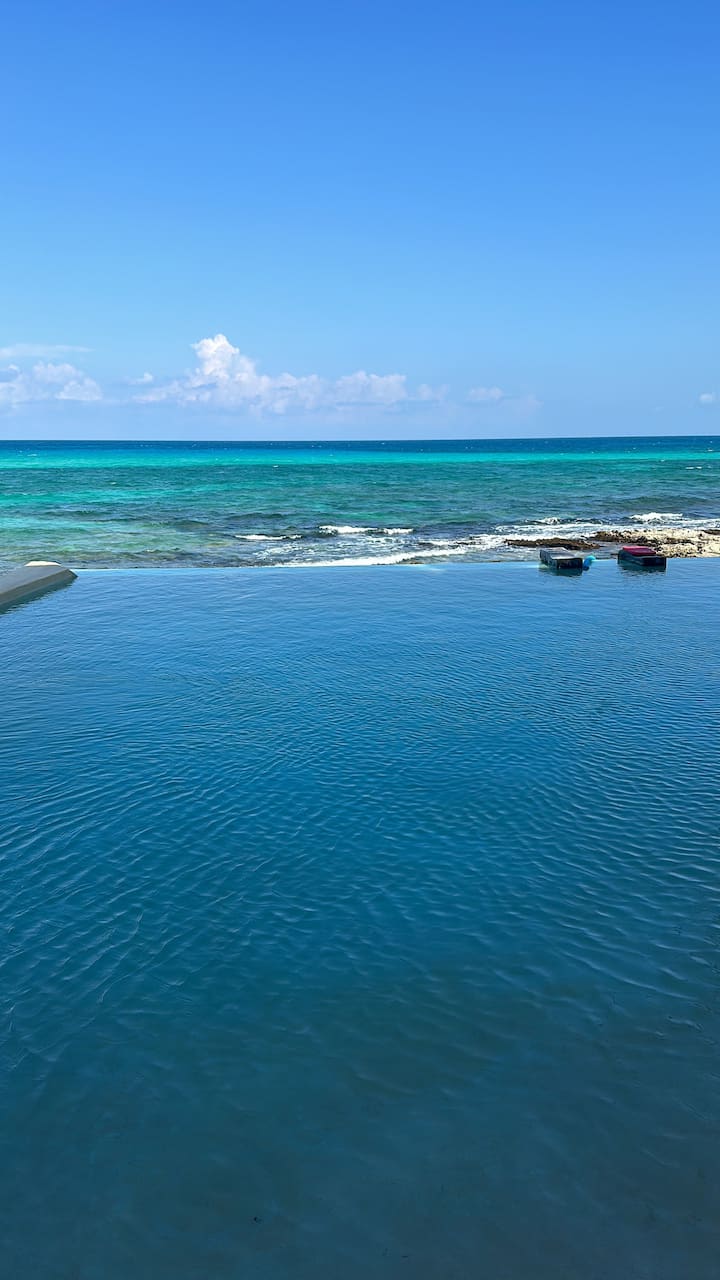 Stylish Beachfront Apartment For Families - Puerto Morelos