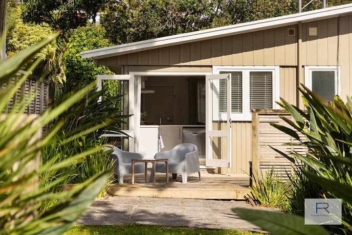 Home Near Rothesay Bay Beach - Auckland