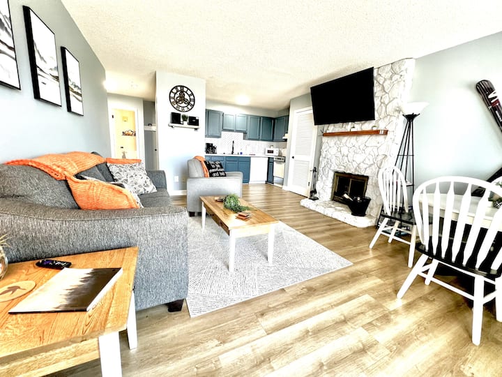 Skyline Retreat Mtn Views: Pool/hike/bike + Ac - Beech Mountain, NC