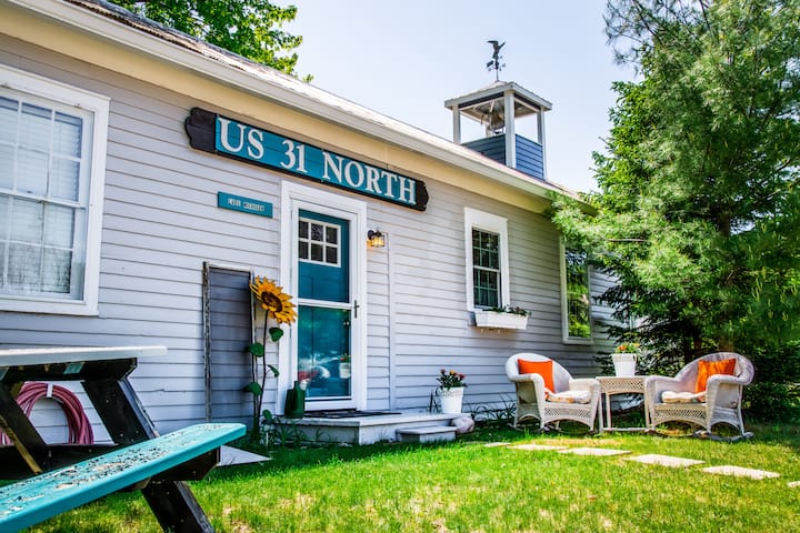 Historical Stay @Torchlakeschoolhouse | Est. 1880 - Torch Lake, MI