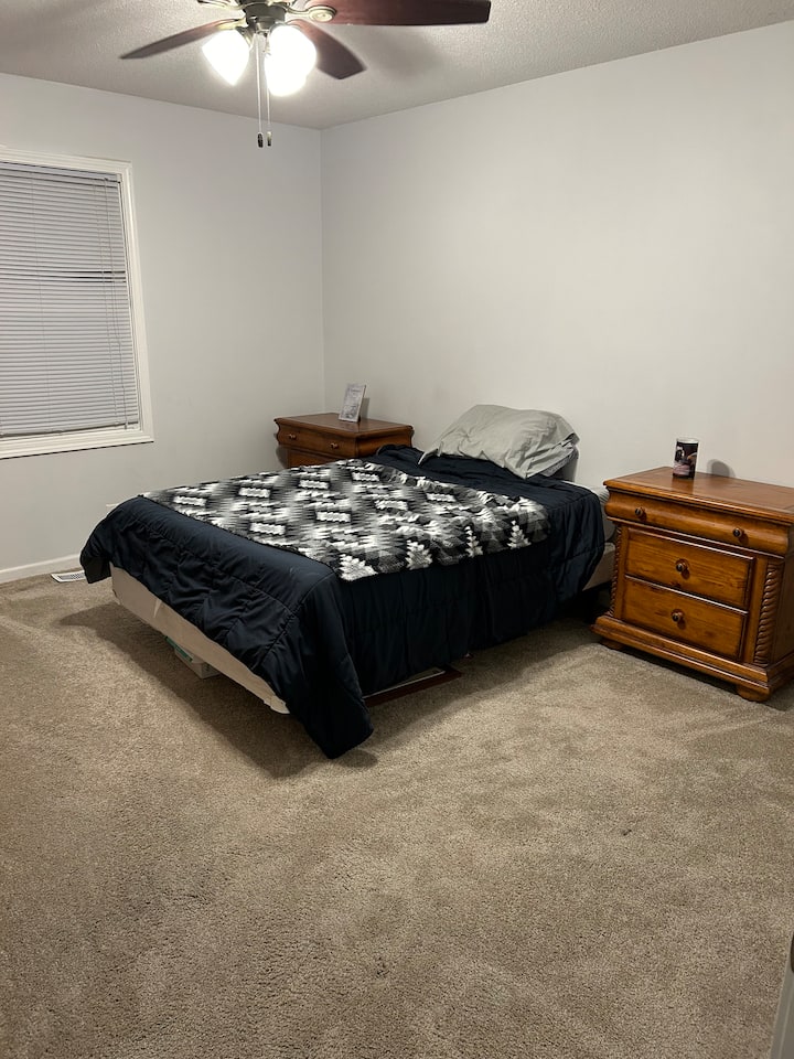 Private Rooms In A Quite Area Near Nashville, In - Nashville, IN