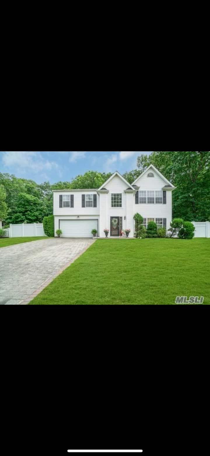 Tranquil Family Retreat - Port Jefferson, NY