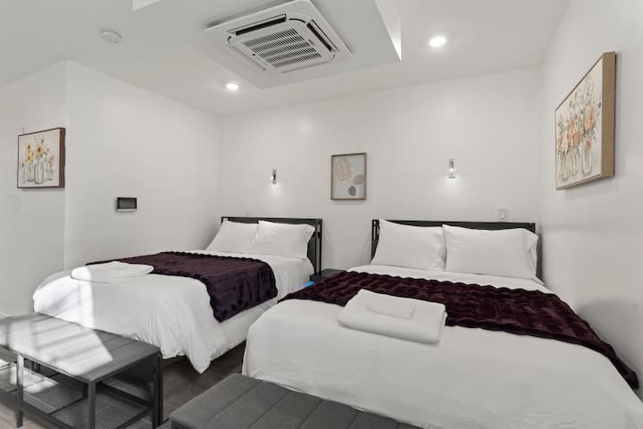 New Season Royals -  Blossom Suite 0 - Aston, PA