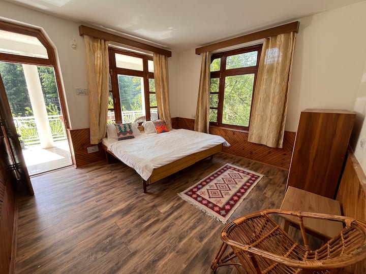 Satya: Room No. 5 - Manali