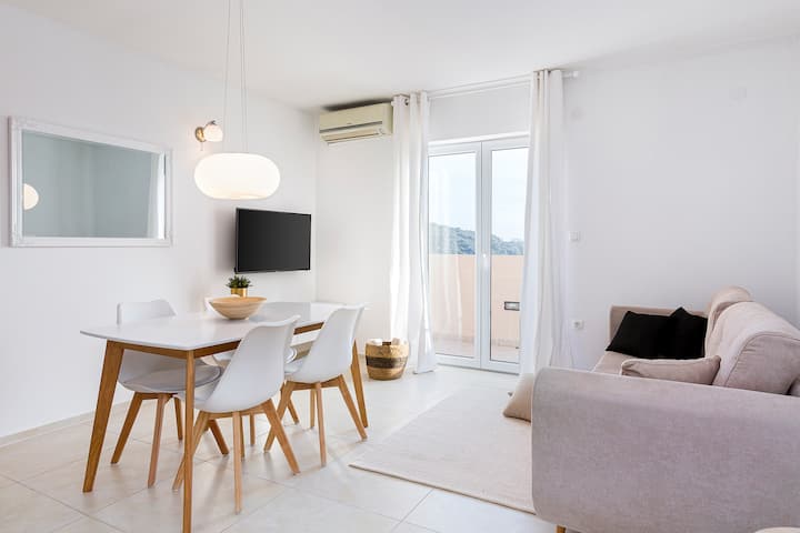 *Sunny Apartment Aurora* - Banjole