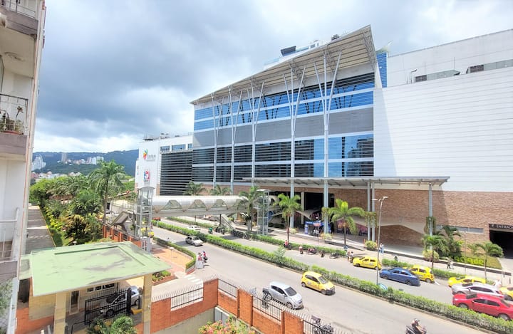 Excellent Spot Next To Neomundo - Bucaramanga