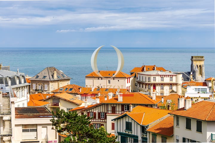 N°103 - Vue Océan Et Phare - Biarritz