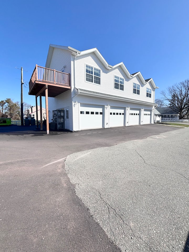 Luxury Apartment On Memory Lane
Cavendish, Pei - Cavendish Beach Music Festival