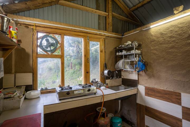 Bastiat Stays| Forest Retreat With Kitchen| Jibhi - Jibhi