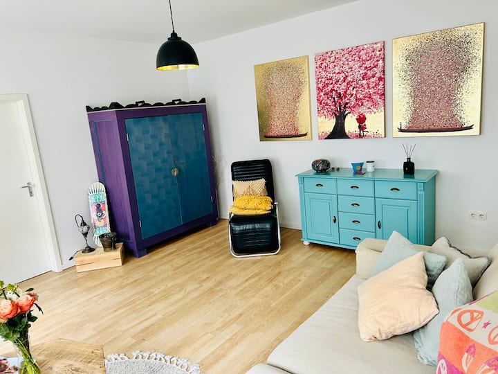 2 Zimmer Wohnung In Zentrum Von Köln
15 Min Messe - Cologne