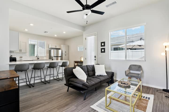 Radiance Reverie Home In Casa Grande W/ Pool,bbq - Casa Grande, AZ