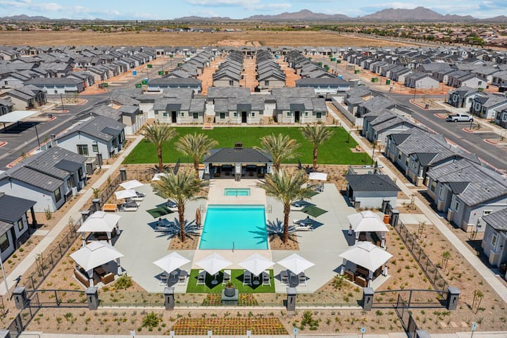 Dreamlight Modern Home In Casa Grande W/ Pool,bbq - Casa Grande, AZ