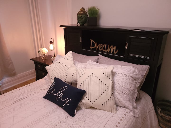 Charming Olde Walkerville Retreat - Windsor