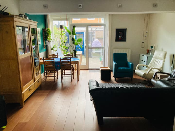 Ruime Sfeervolle Familiewoning - Beverwijk