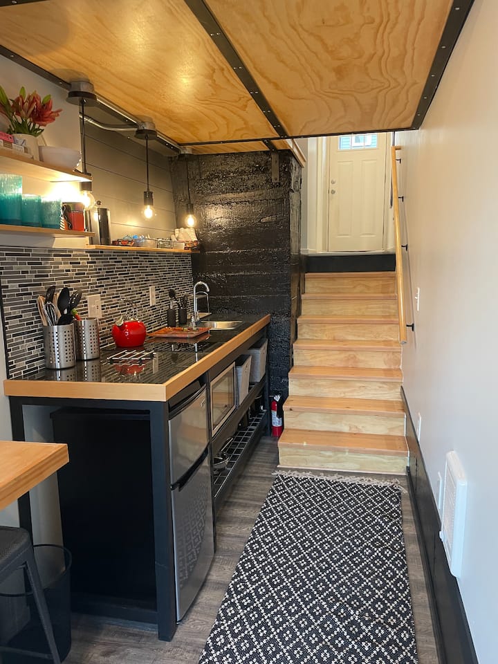 Cozy Stadium District Studio - Fife, WA
