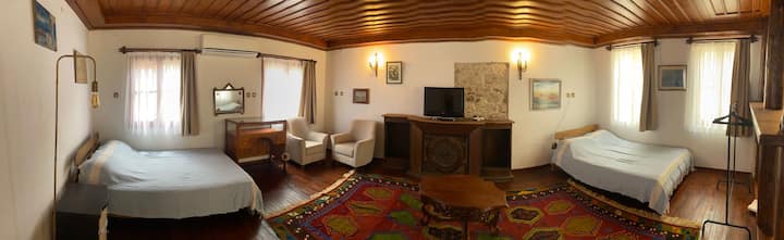 Cunda Adası Kilise Yanı Rum Evi - Ayvalık