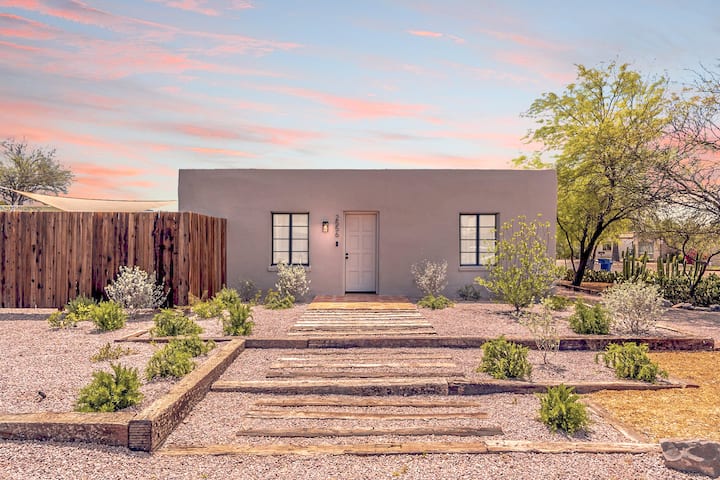 Casa Hermosa: Charming 2br Cottage Near Uofa & Umc - Tucson, AZ