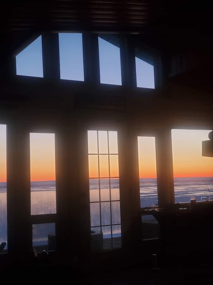 Renewal Retreat
 Lake Front Cabin - Alberta