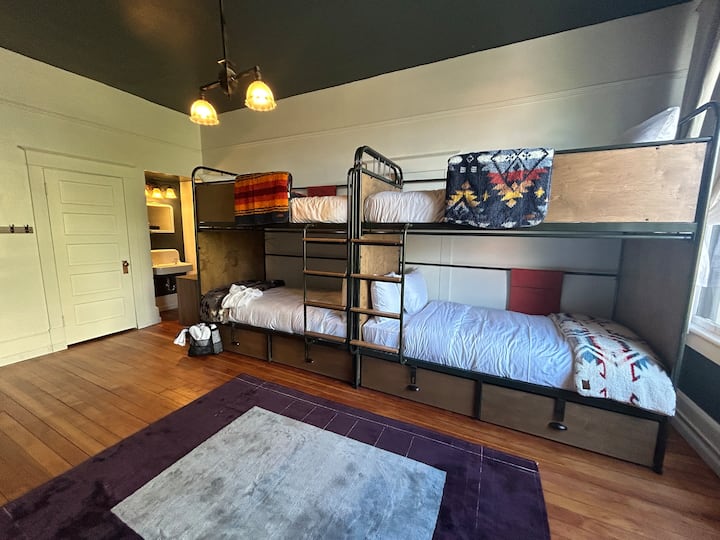The Oblivion Room - Ashland, OR