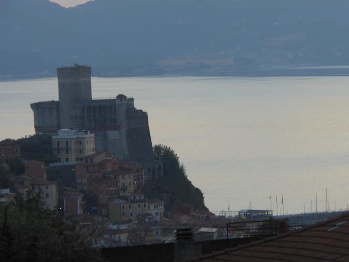 Lerici Nel Golfo Dei Poeti - Lerici