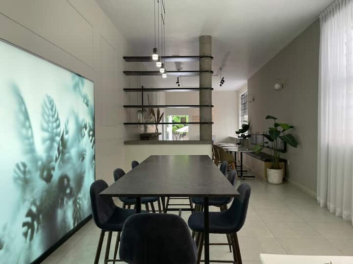 Casa Almera - Colonia Americana - 8 Br 8.5 Bath Ac - Guadalajara