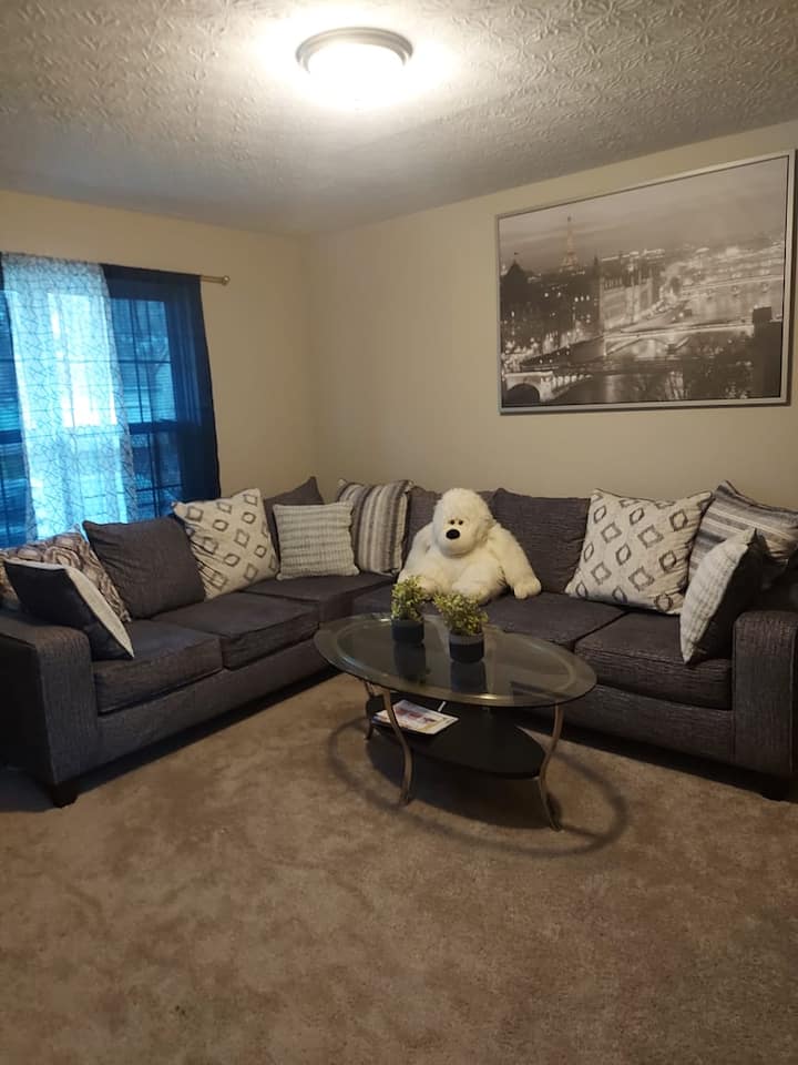 Modesty Home In Columbus - コロンバス, OH